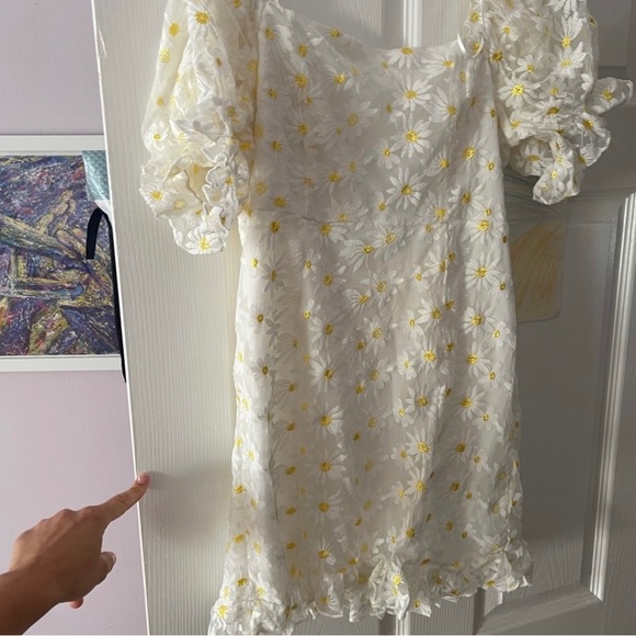 moodie | Dresses | Super Cute Sunflower White Puff Sleeve Mini Dress ...